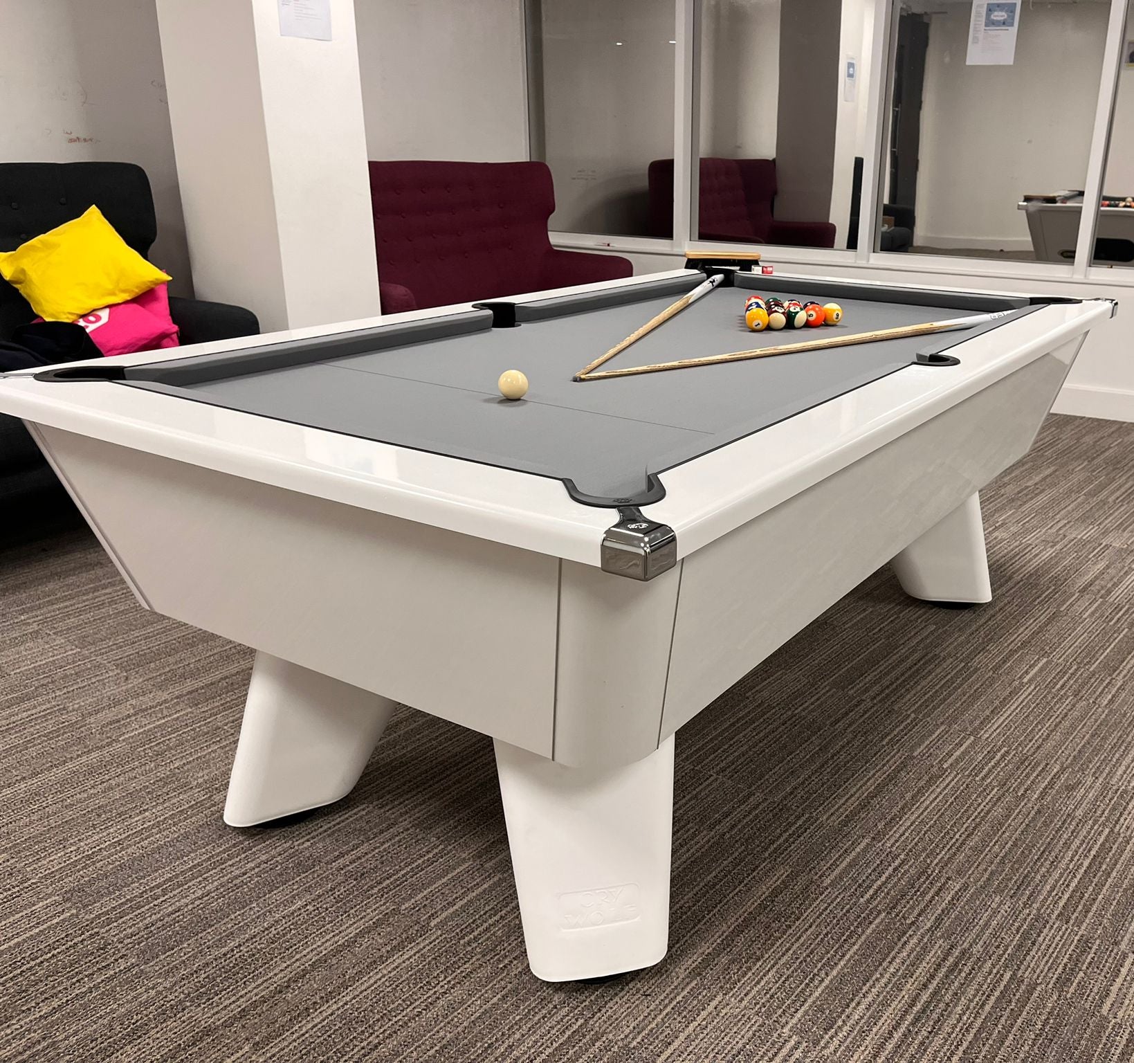 Cry Wolf Slate Pool Table - White - 6ft & 7ft – Deluxe Games Room